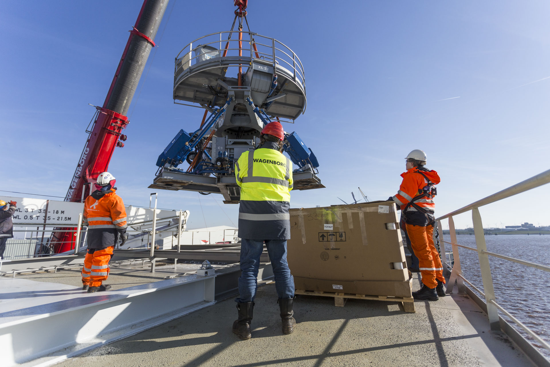 Ampelmann gangway system installed succesfully - Royal Wagenborg