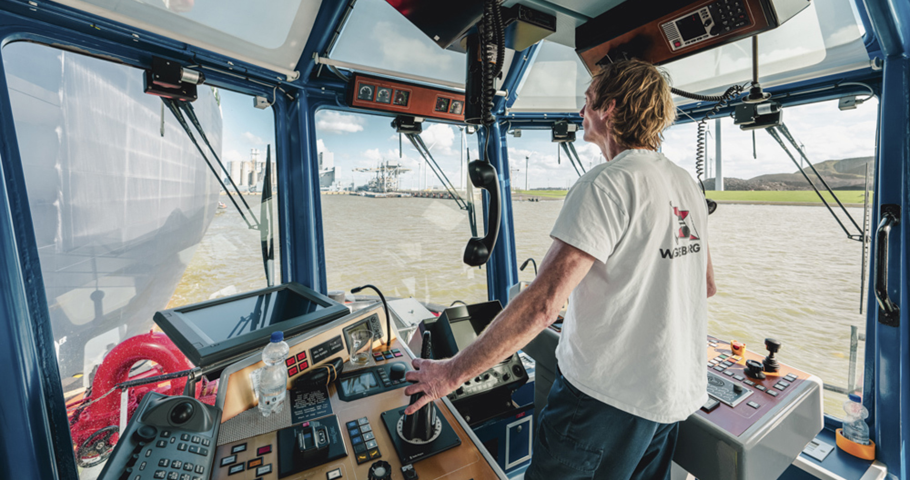Again Wagenborg performs safe tug assistance for LNG carrier in Eemshaven