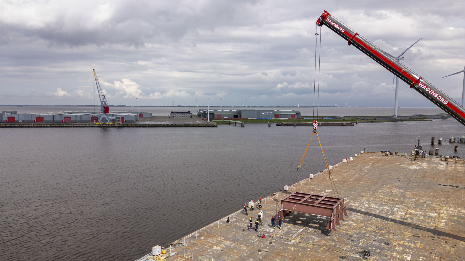 Mobilization pontoon marks start of Wagenborg's first decommissioning ...